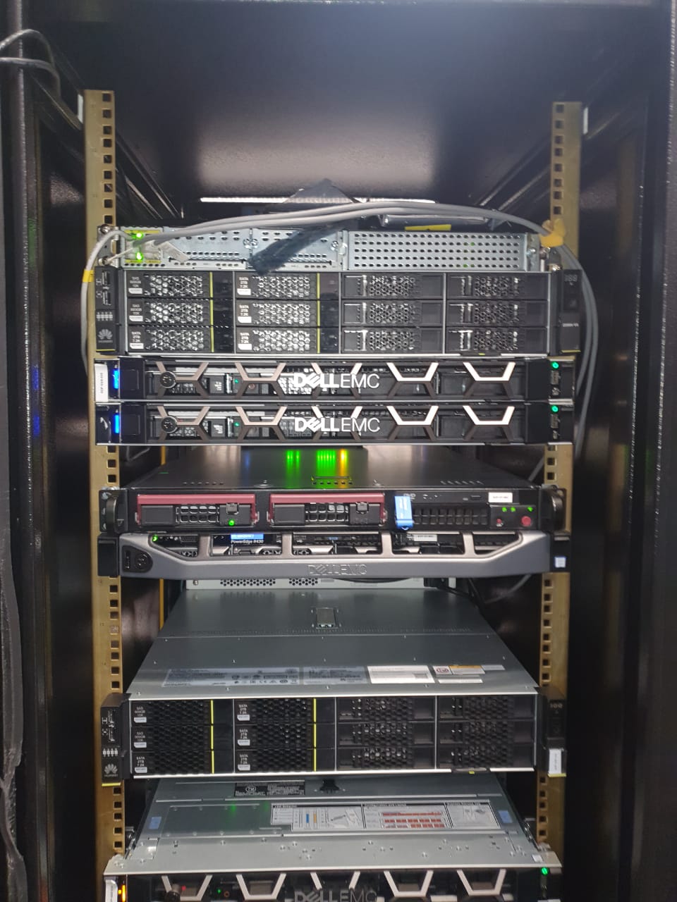 Instalación de servidores Huawei en Triara Querétaro - Idaapps